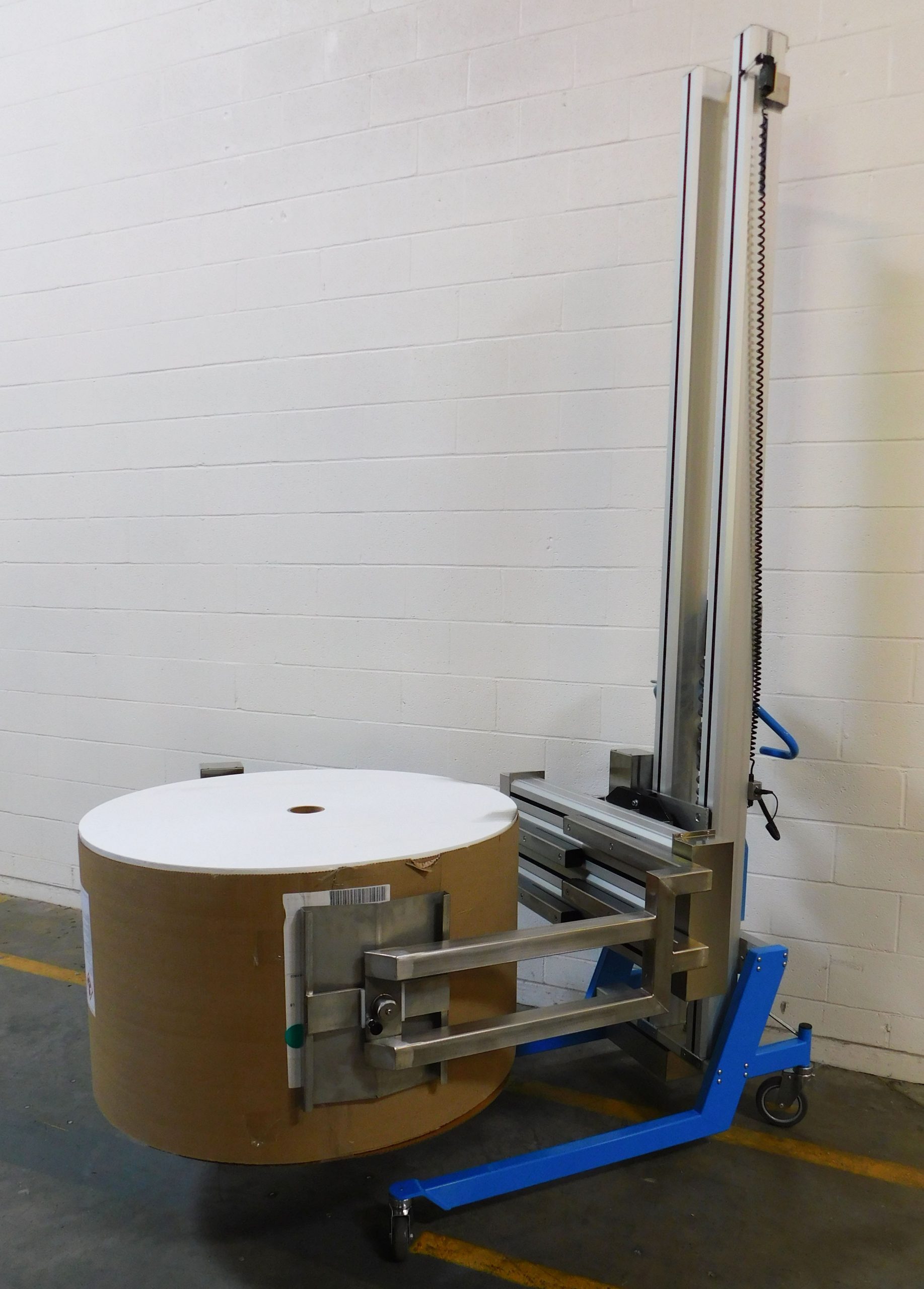 Double Squeeze Mast Squeeze-O-Turn; Portable Lifter; Ergonomic Assist.