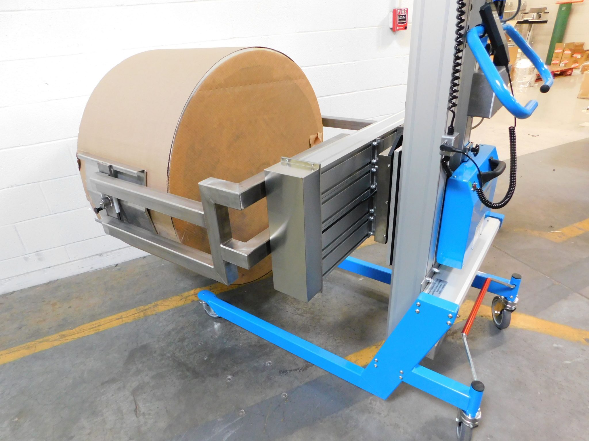 Double Squeeze Mast Squeeze-O-Turn; Portable Lifter; Ergonomic Assist.