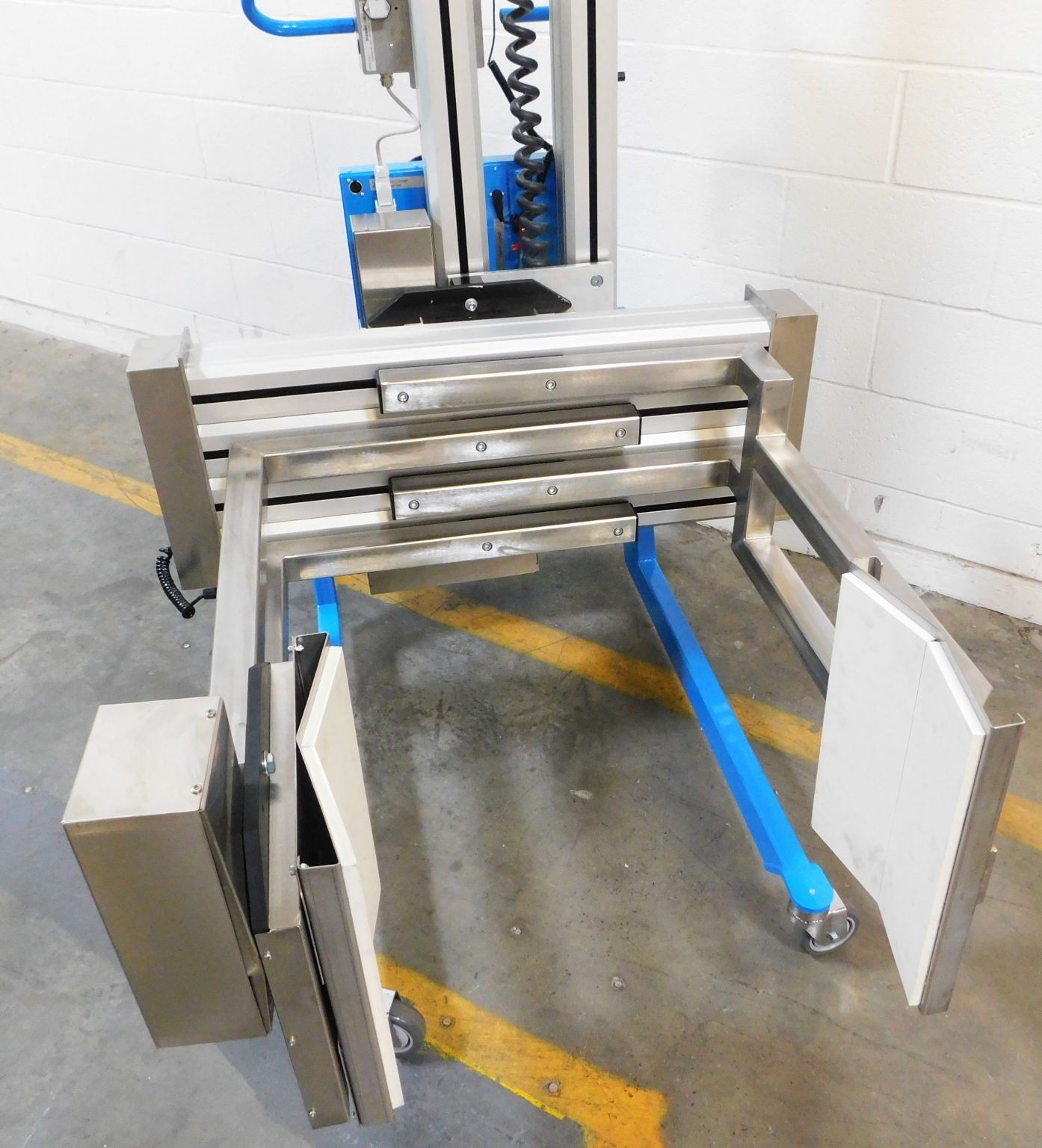 Double Squeeze Mast Squeeze-O-Turn; Portable Lifter; Ergonomic Assist.