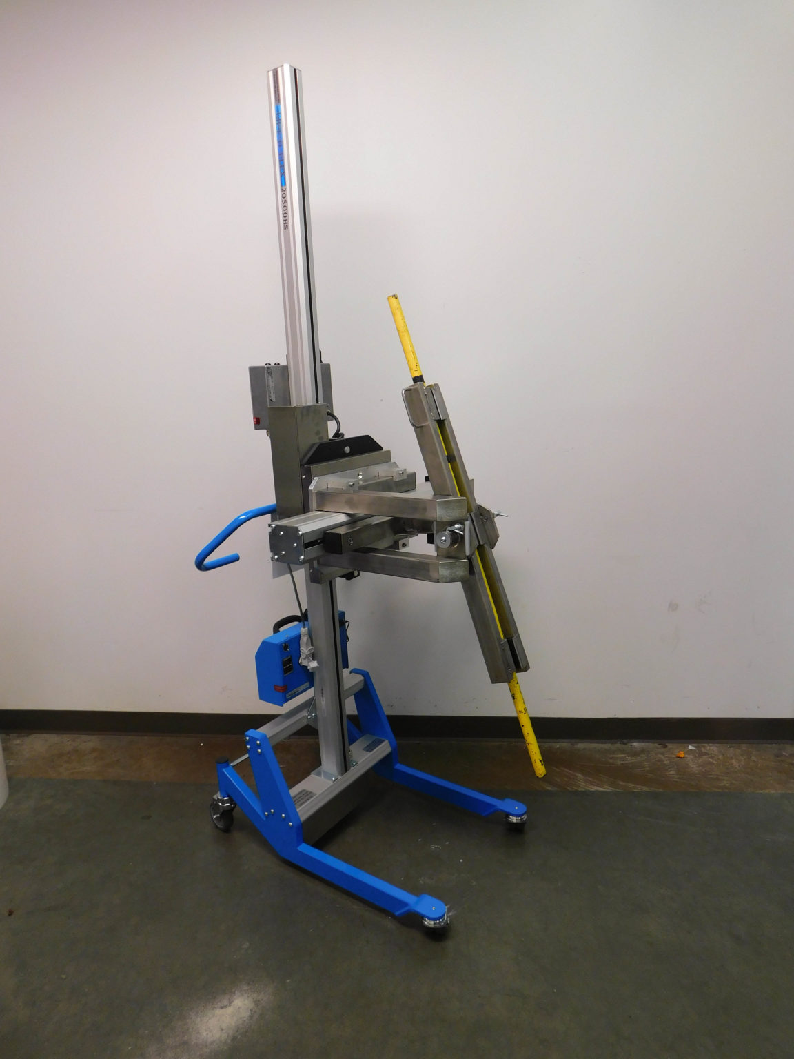 Small Pipe Lifting Squeeze-O-Turn - Ergonomic Lifting