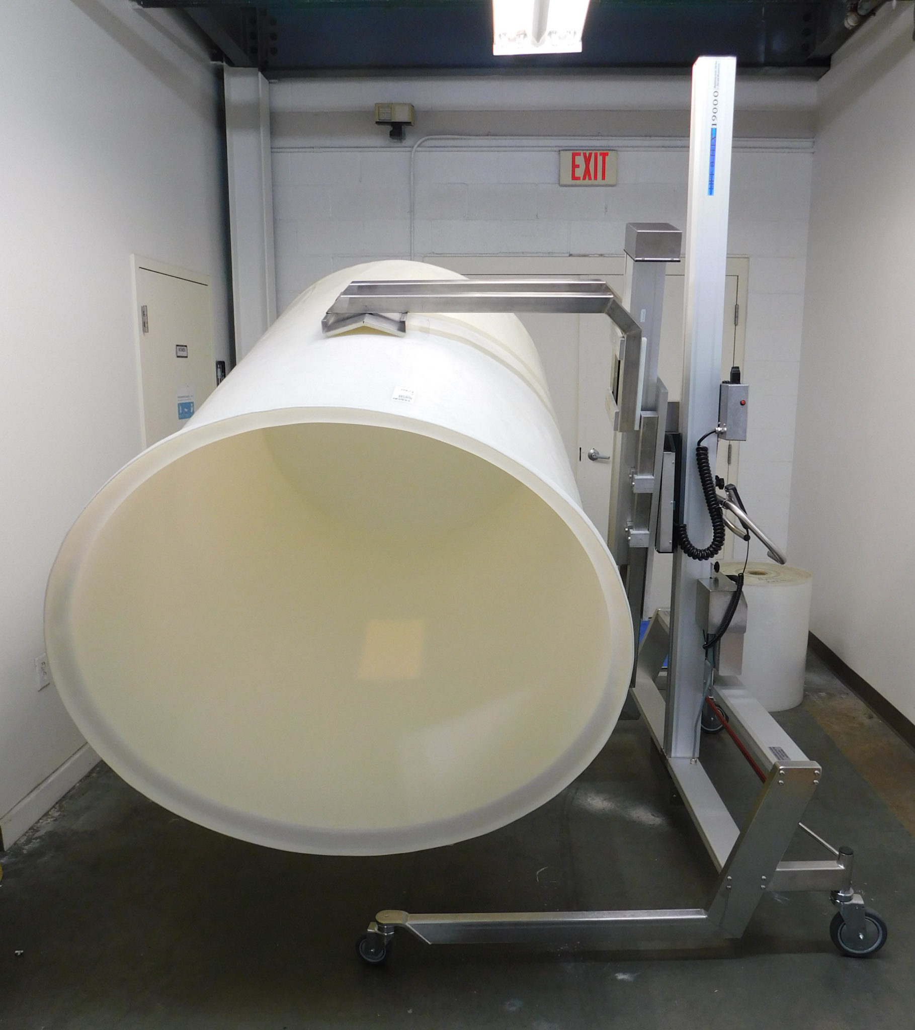 Oversized Squeeze-O-Turn Ergonomic Lifter - Material Handling